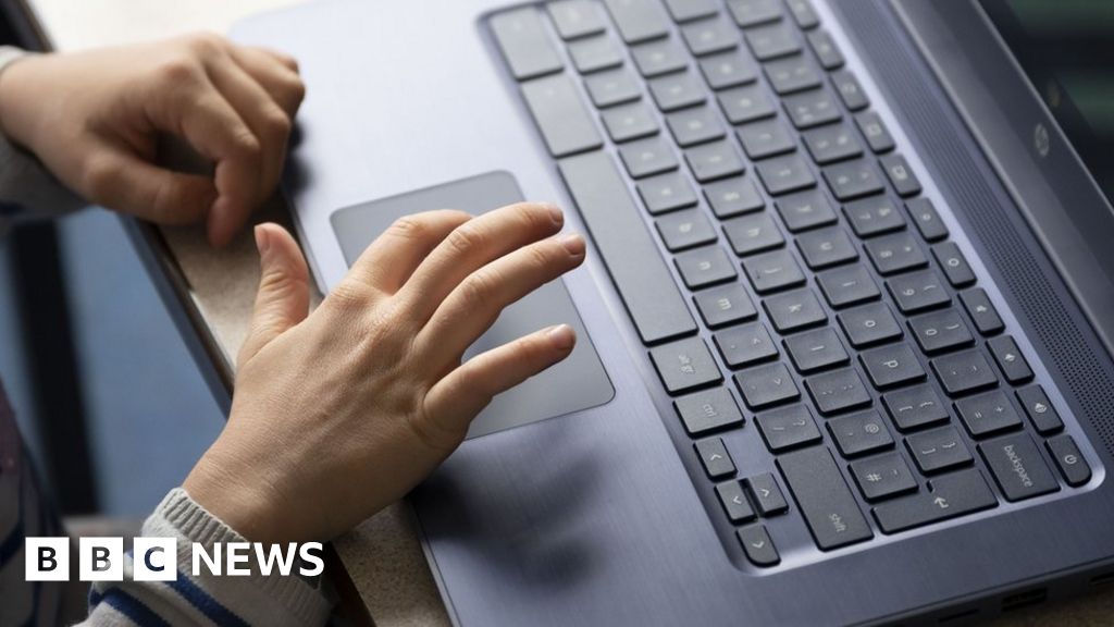 Covid lockdown: Laptop shortage may see 'hundreds' back in Bradford ...