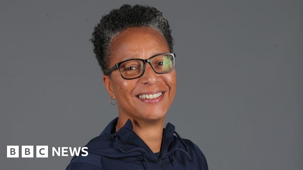 Hope Powell: Former England coach awarded honorary doctorate