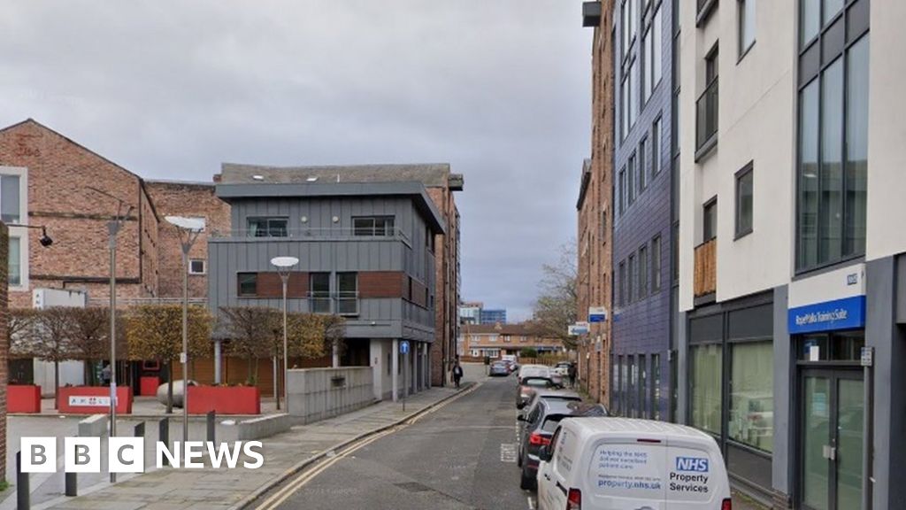 Boy, 14, stabbed after row with gang on bus in Liverpool