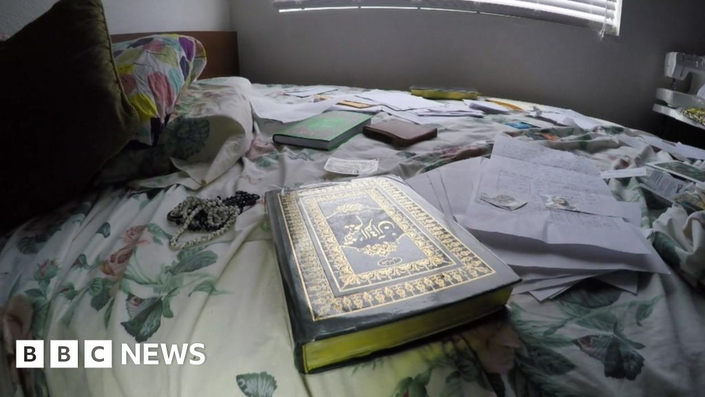 San Bernardino shooting: Inside attackers' house - BBC News