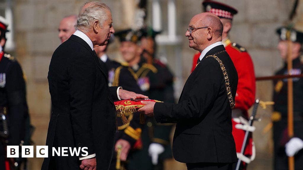King Charles presented with the keys of Edinburgh - BBC News