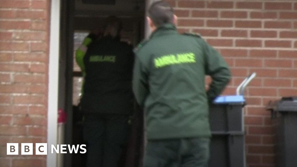 On the road with the Northern Ireland Ambulance Service - BBC News