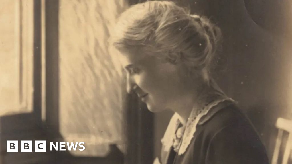 Eglantyne Jebb: Save the Children founder reburied in Geneva - BBC News