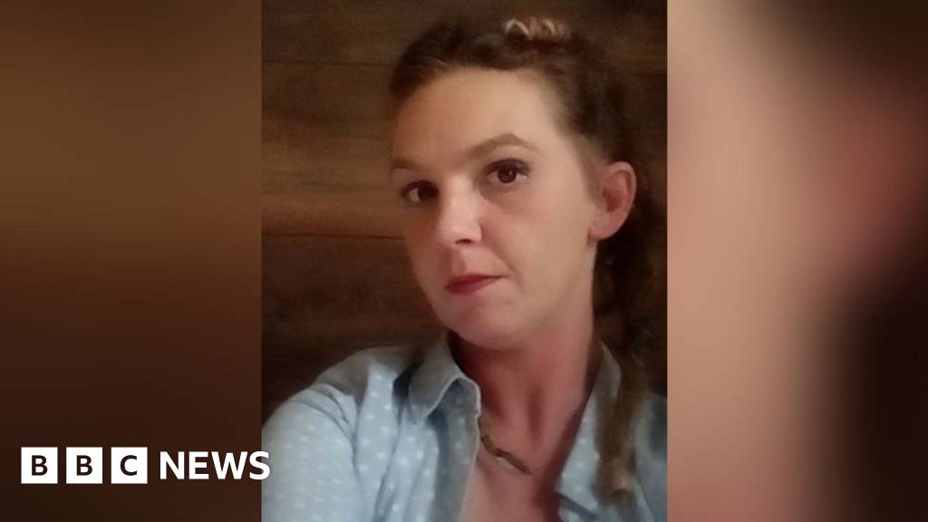 River Severn: Llanidloes body identified as Natalie Dean - BBC News