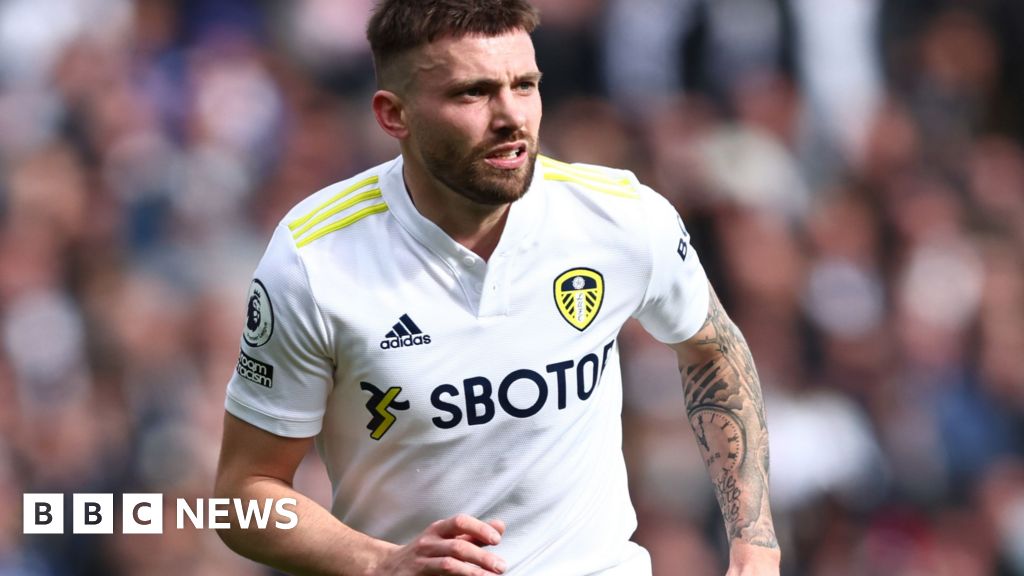 Former Leeds United player Stuart Dallas backs CPR campaign