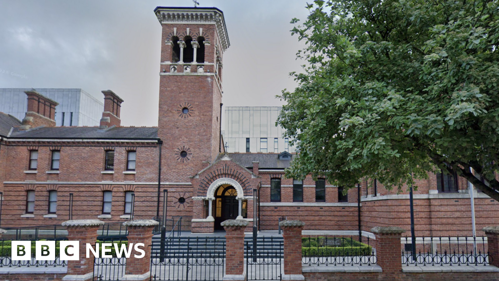 Kerry: Three found guilty of murdering man during funeral - BBC News