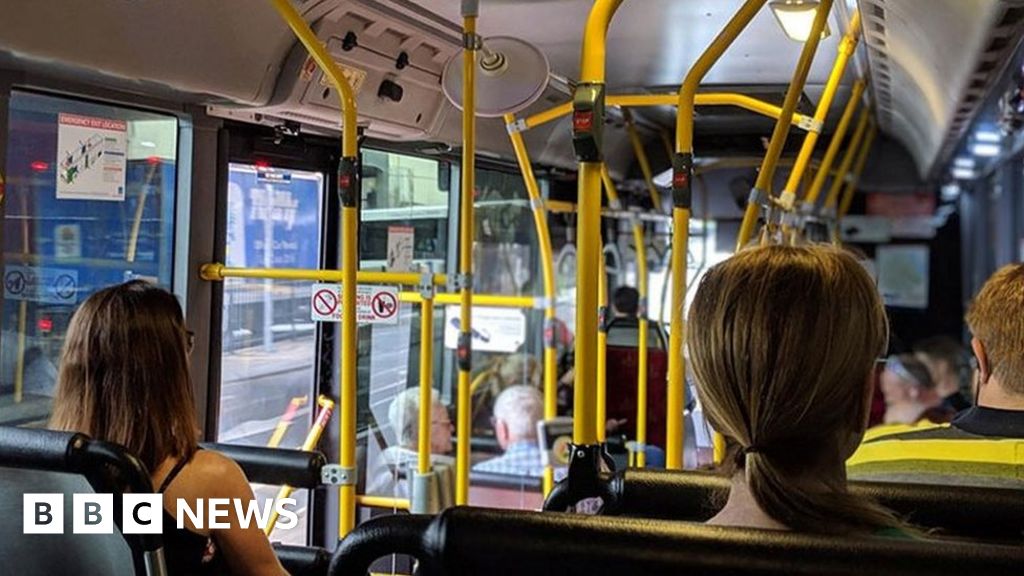 Bus workers in Somerset and Cornwall announce strike action