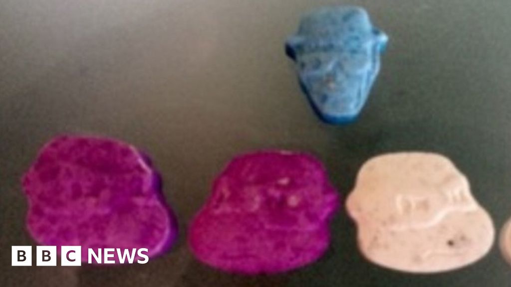 Drugs alert as 16-year-old Shellie Callaghan dies after party - BBC News