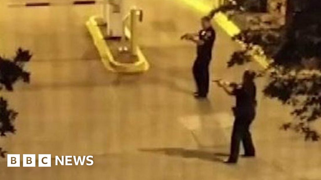 Scout Schultz: Video shows student shooting - BBC News