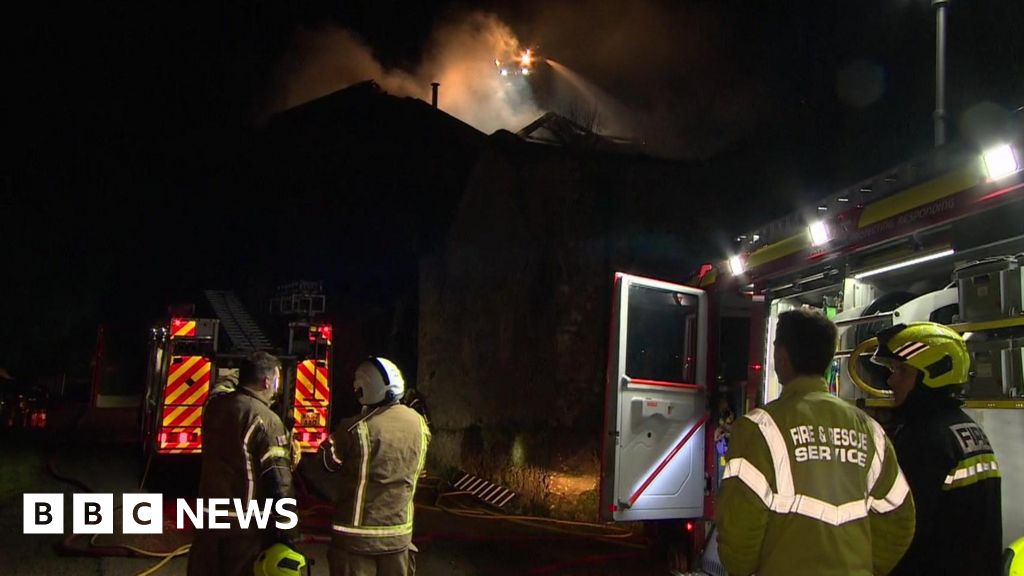 Mount Edgcumbe: Fire crews remain at Cornwall estate blaze