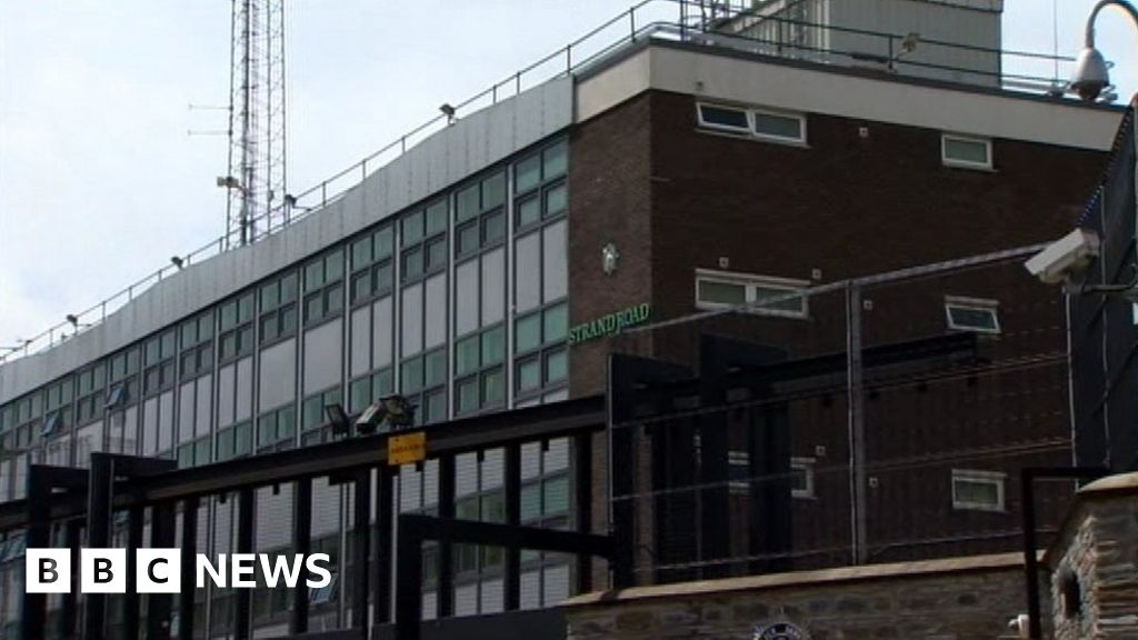 Armed gang attacks teen with metal bar in Creggan - BBC News