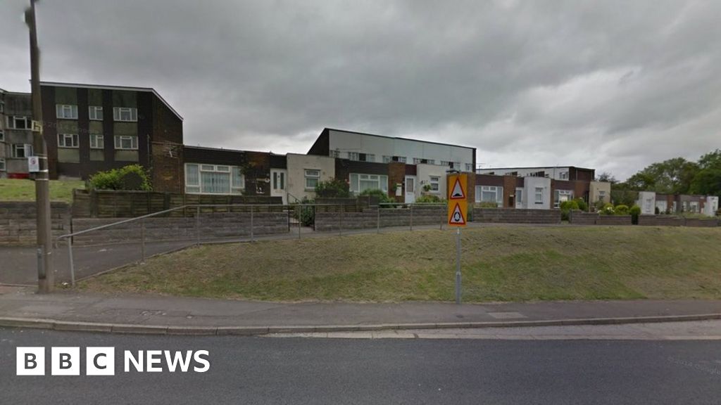 Man, 32, arrested following serious assault in Barry - BBC News