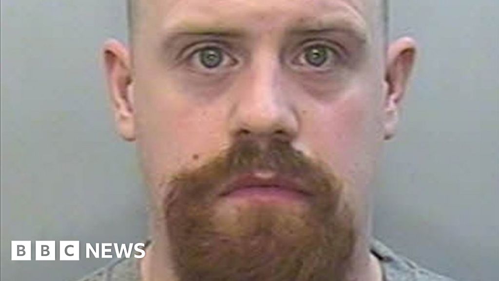Paignton man jailed for explicit image blackmail - BBC News