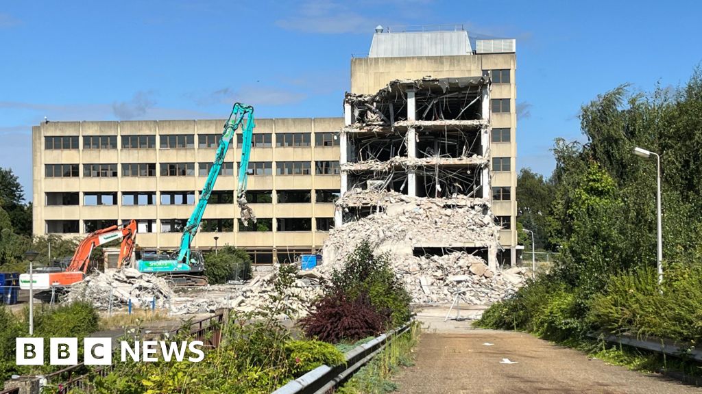 Landmark Norwich office block demolition under way - BBC News