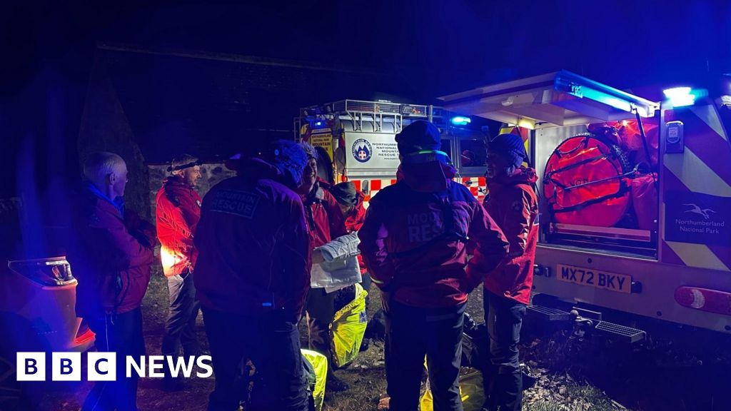 Northumberland mountain team carry out back-to-back rescues - BBC News