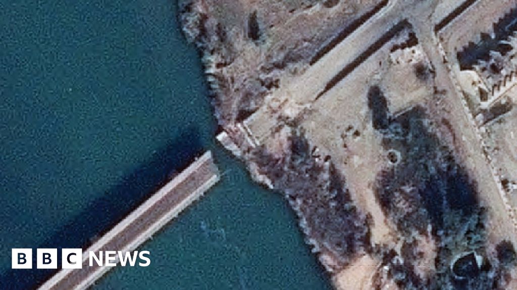 Mosul: Satellite images reveal city damage - BBC News