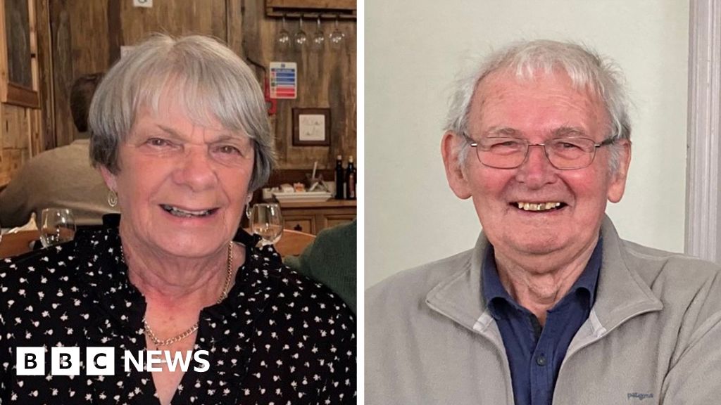 Police name man and woman killed in A7 crash - BBC News
