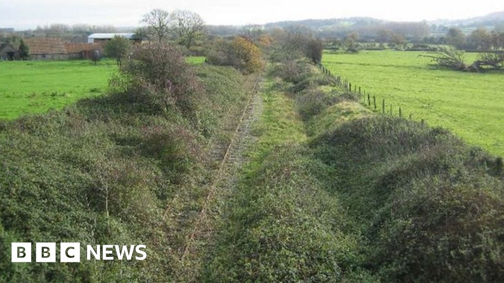 Portishead-Bristol line restoration gets funding boost - BBC News