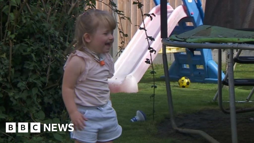 DiGeorge syndrome: Care change 'puts life at risk' says mother - BBC News