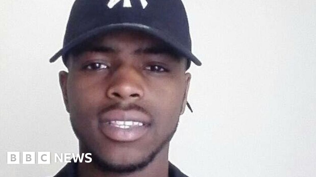 Stabbed Leicester boxer Isaac Williams was 'quiet, polite lad' - BBC News