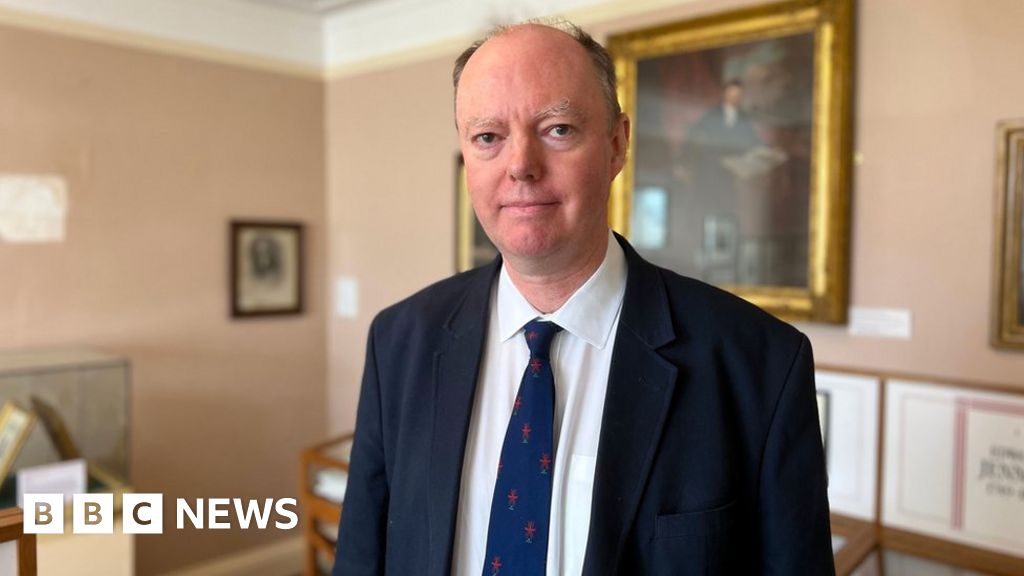 Plaque dedicated to vaccine pioneer Edward Jenner unveiled