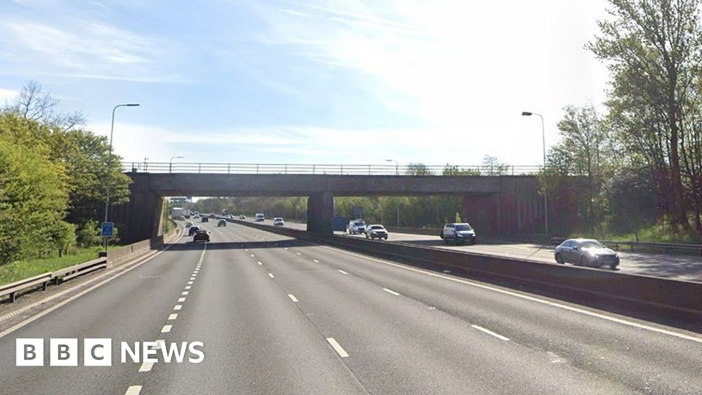 Plans for Manchester-Leeds M62 railway bridge to be rebuilt - BBC News