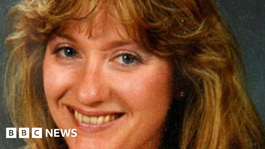 Susan Nicholson was murdered by her partner in 2011 - BBC News