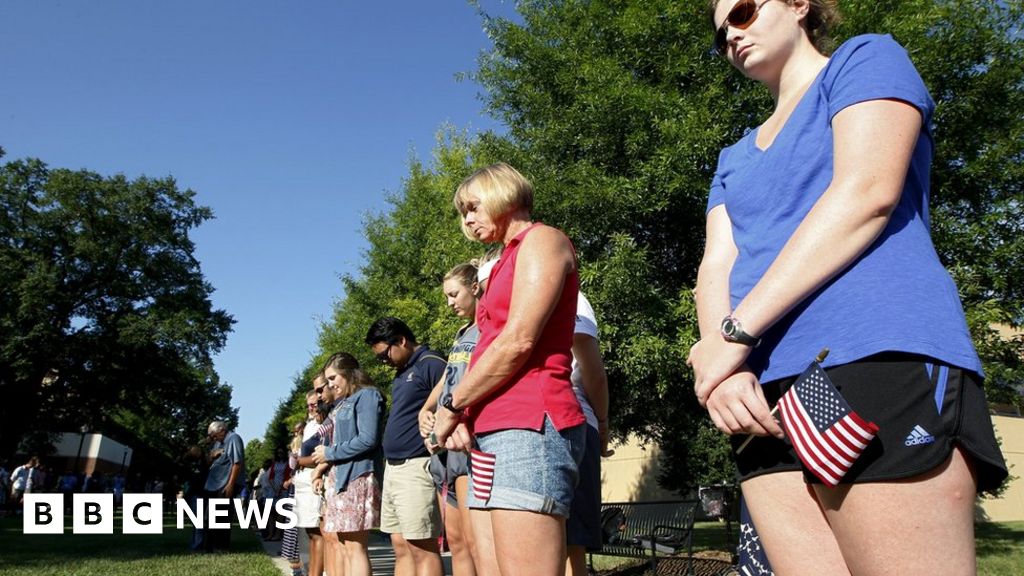 Chattanooga shootings: City 'with great heart' in shock - BBC News