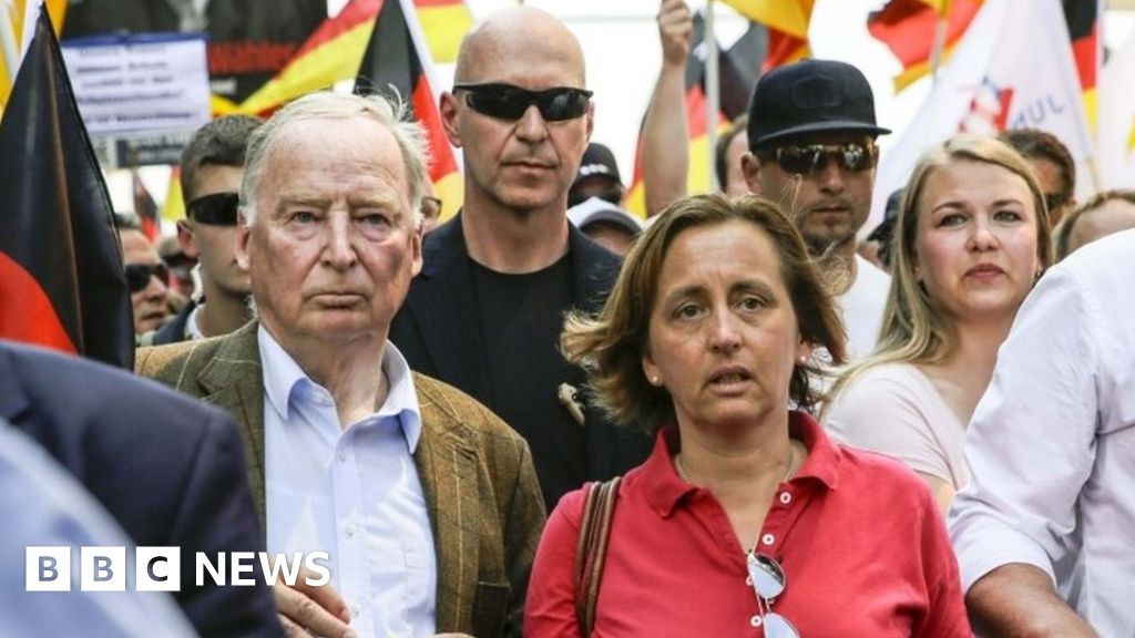 Berlin far-right supporters outnumbered by counter-protest - BBC News