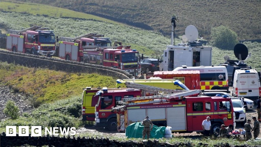 Saddleworth Moor fire crews 'pushed to limits' - BBC News