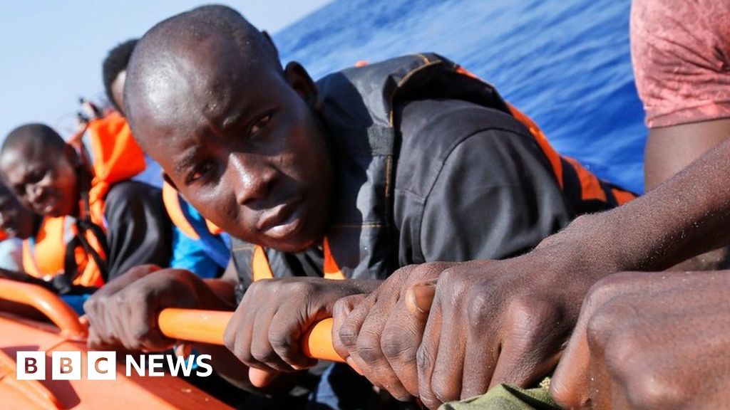 Migrant crisis: One day across destination Europe - BBC News