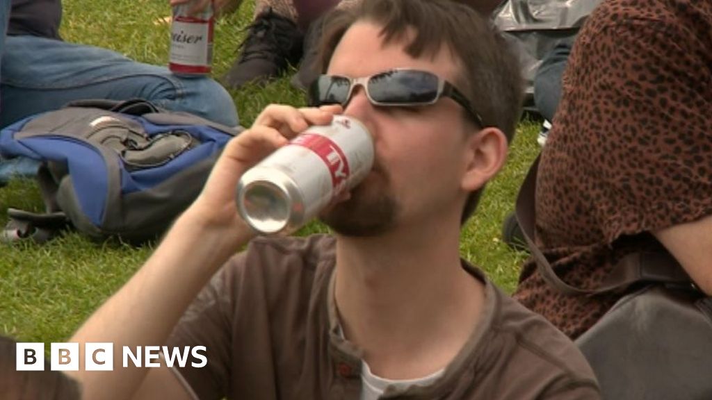 Bristol 'drink-in' protest over Castle Park alcohol ban - BBC News