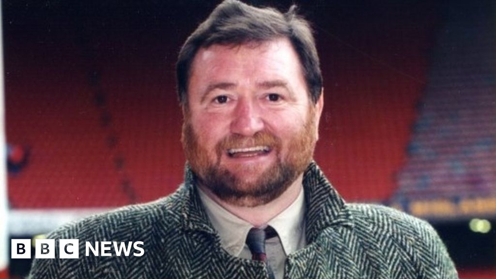Ray Gravell: Daughter tells of 10 years without dad - BBC News
