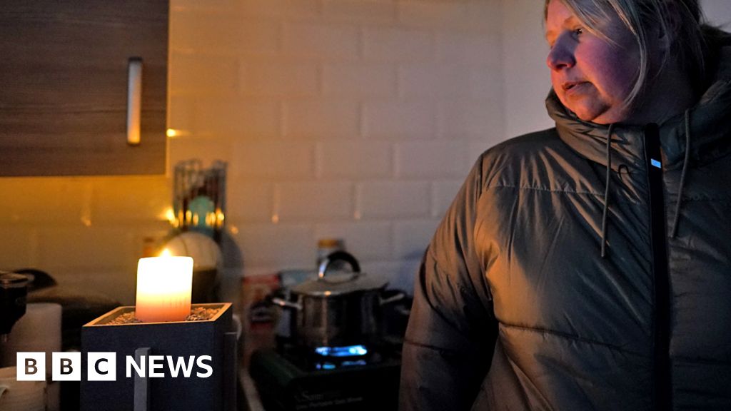 Storm power cuts: Maximum compensation nearly triples to £2,000 - BBC News