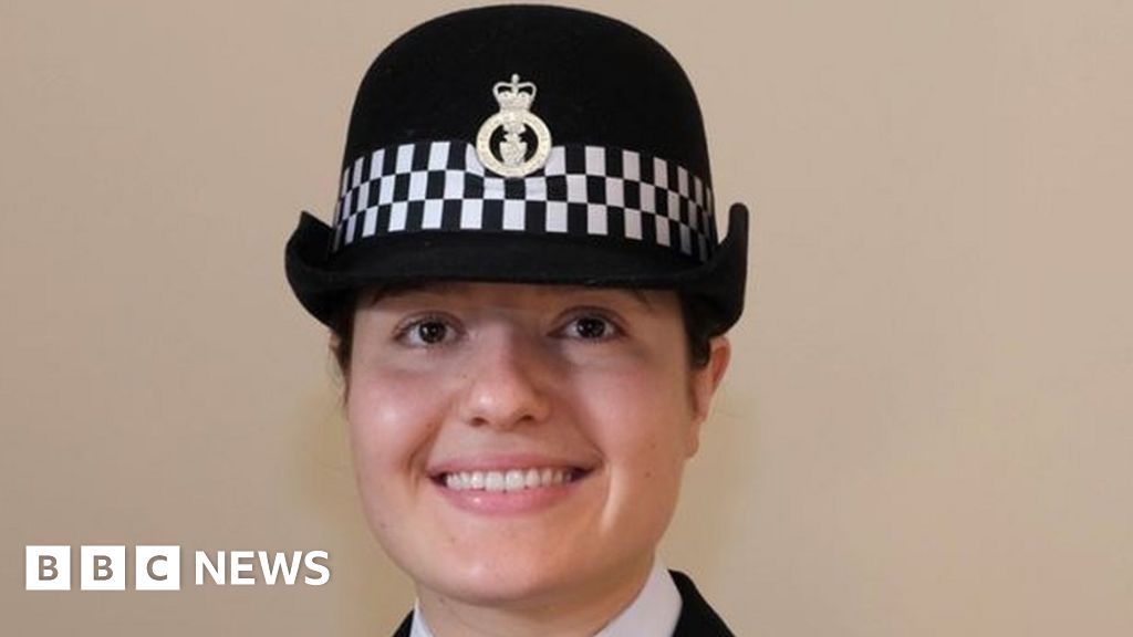 Devon and Cornwall Police hires more than 300 officers - BBC News