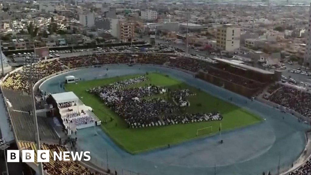Thousands gather for Pope stadium mass despite Covid concerns