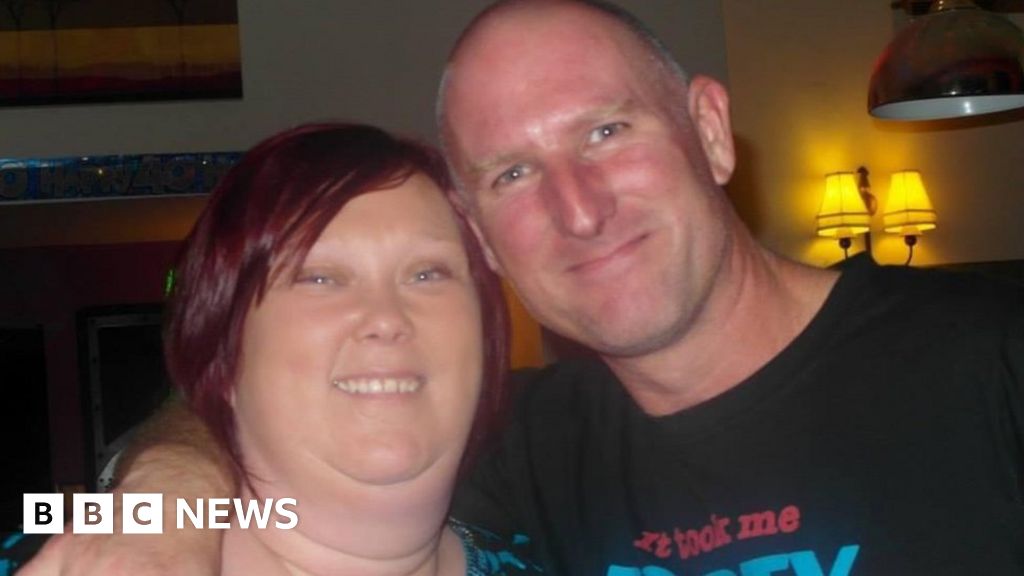 Covid: £500 self-isolation payment scheme expands - BBC News