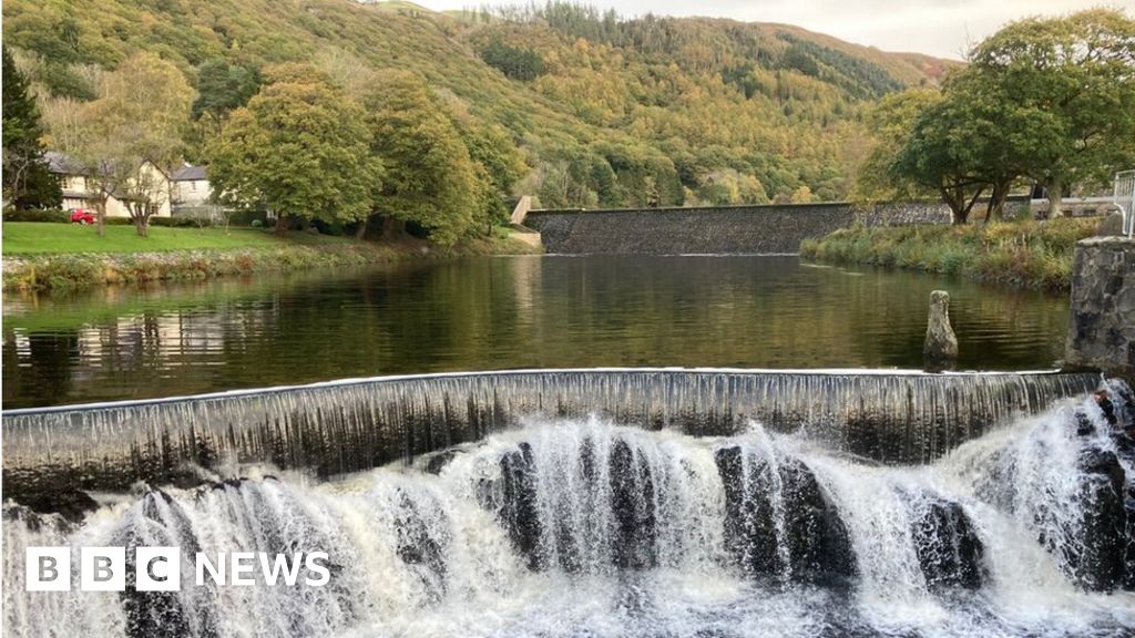 COP27: Inside one of UK's oldest green power stations - BBC News