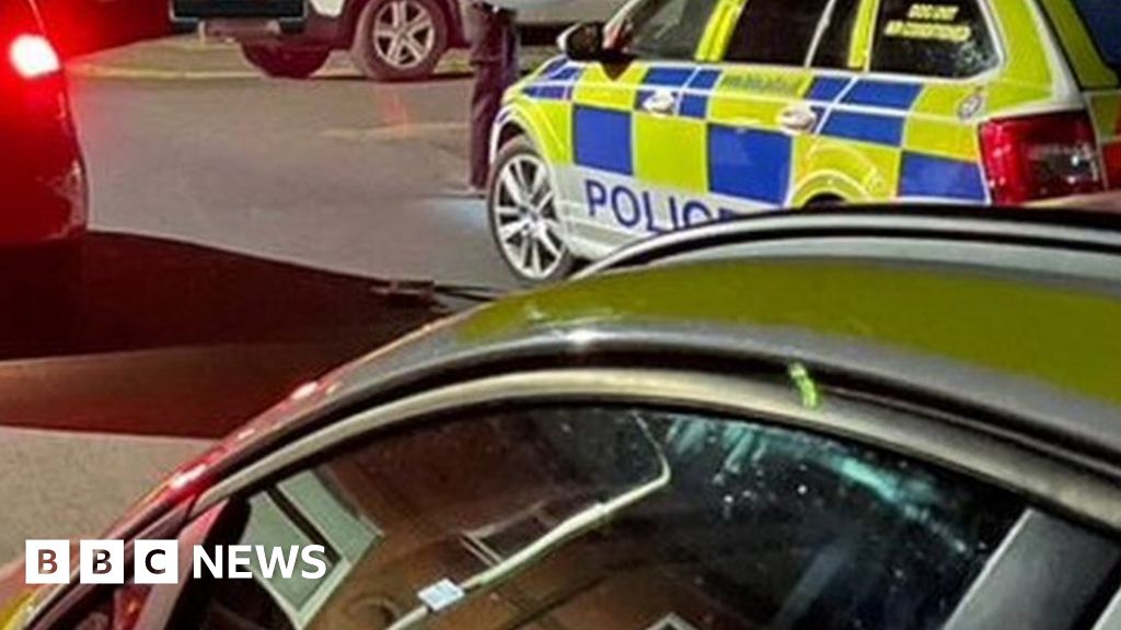 Barrow Upon Soar: Three men arrested over weapons 'arsenal' in car