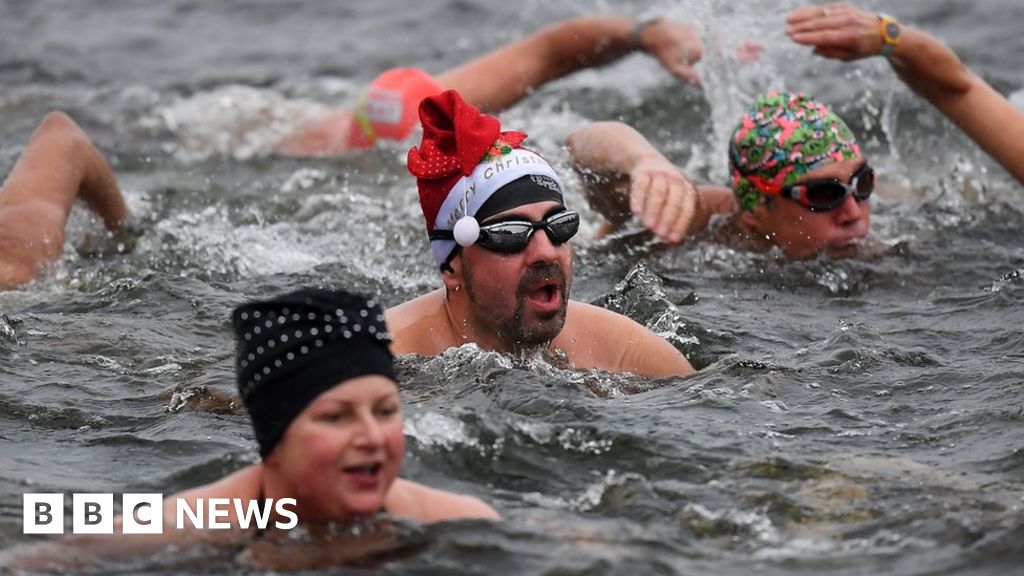 Peter Pan Cup: Hyde Park swimmers brave the cold for Christmas race ...
