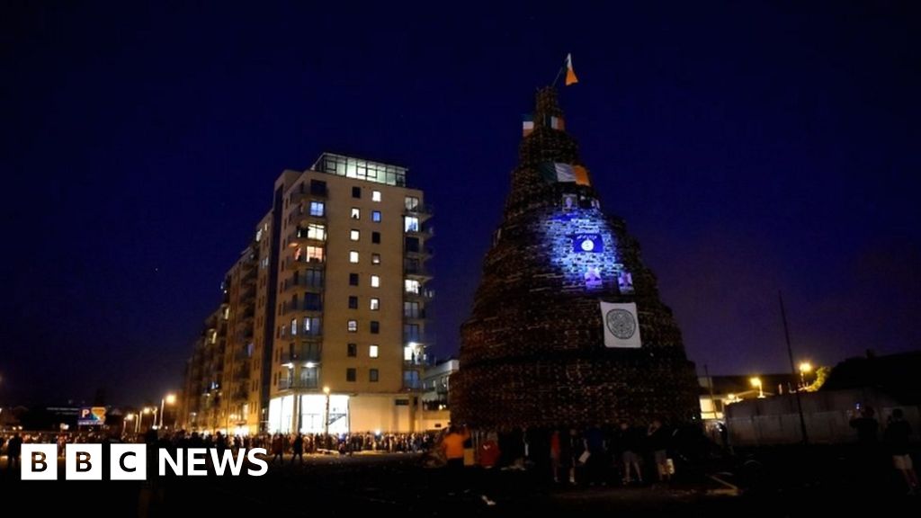 DUP challenge Belfast City Council bonfire vote - BBC News