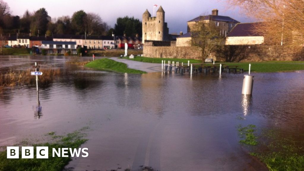 Flooding: no engineering solution to Fermanagh floods - BBC News