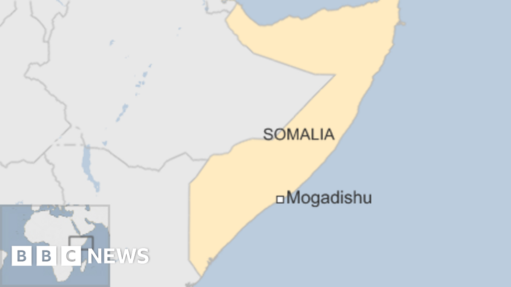 Somalia conflict: Deadly blast rocks Mogadishu port area - BBC News