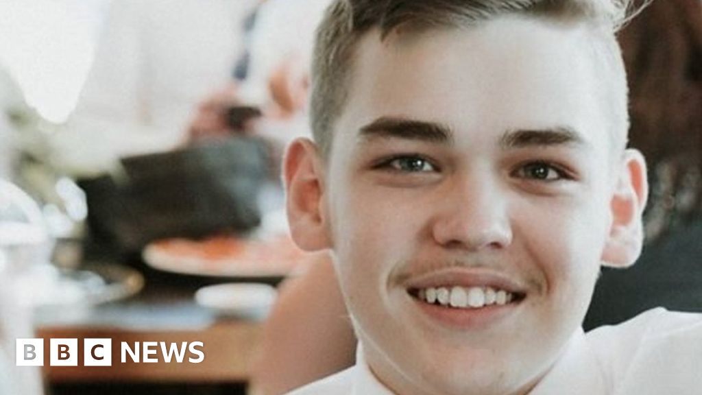 Man charged with murdering sleeping boy in Sydney - BBC News