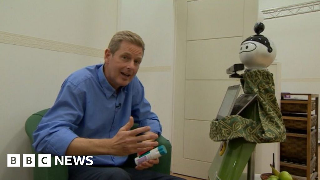Home robots tested in Bristol lab - BBC News