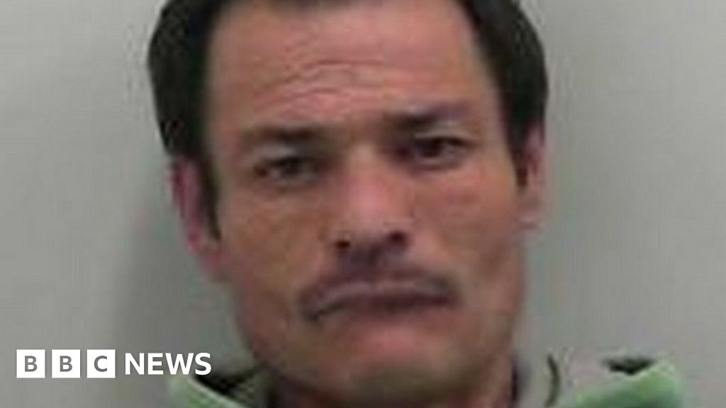 Somerset driver who hit five cars in police chase jailed - BBC News