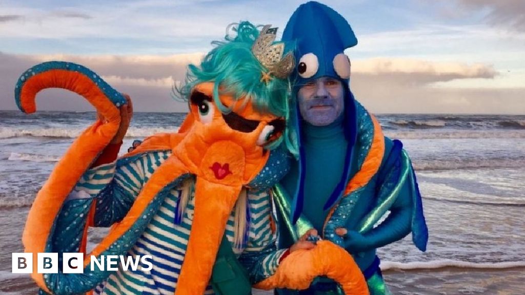 Bride-to-be fulfils octopus ambition at stag and hen do - BBC News