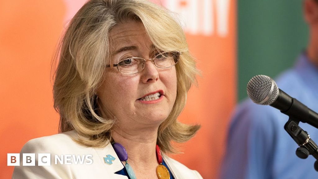 Southend West by-election: Anna Firth wins seat for Tories - BBC News