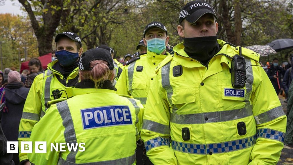 Police Scotland officers worked a million hours of overtime - BBC News