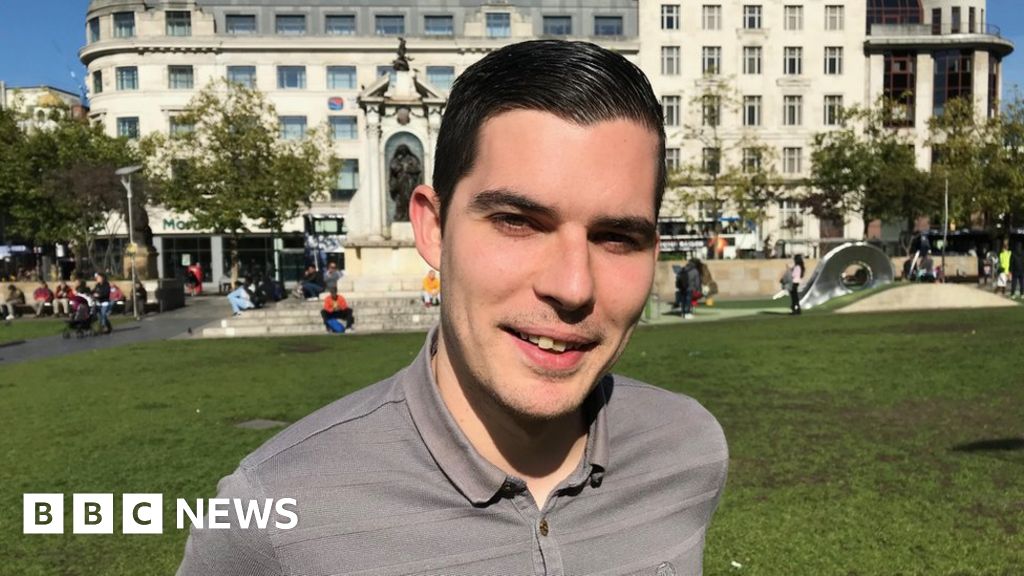 Gambling: 'A banking app helped me beat my addiction' - BBC News